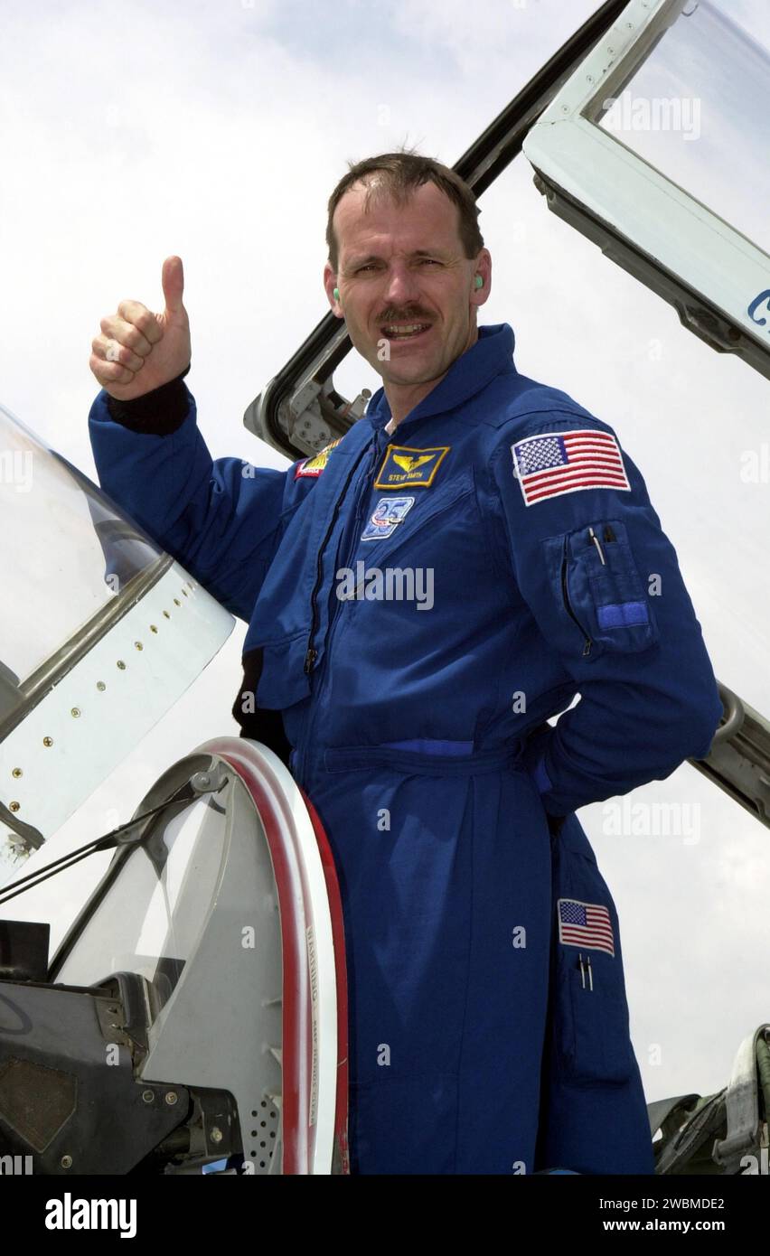 KENNEDY SPACE CENTER, FLA. --, STS-110 Mission Specialist Steven Smith ...