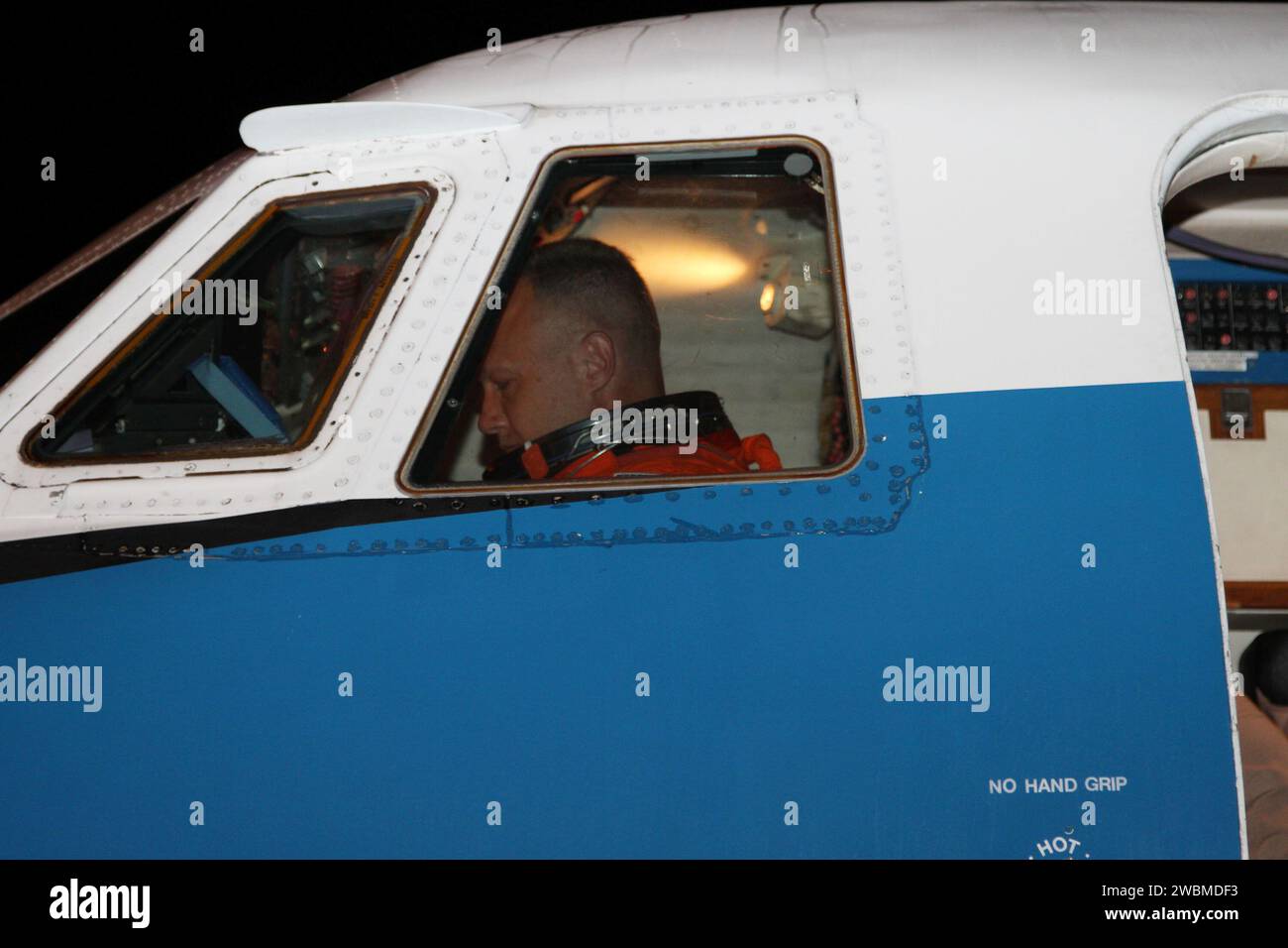 CAPE CANAVERAL, Fla. -- STS-135 Pilot Doug Hurley prepares to practice ...