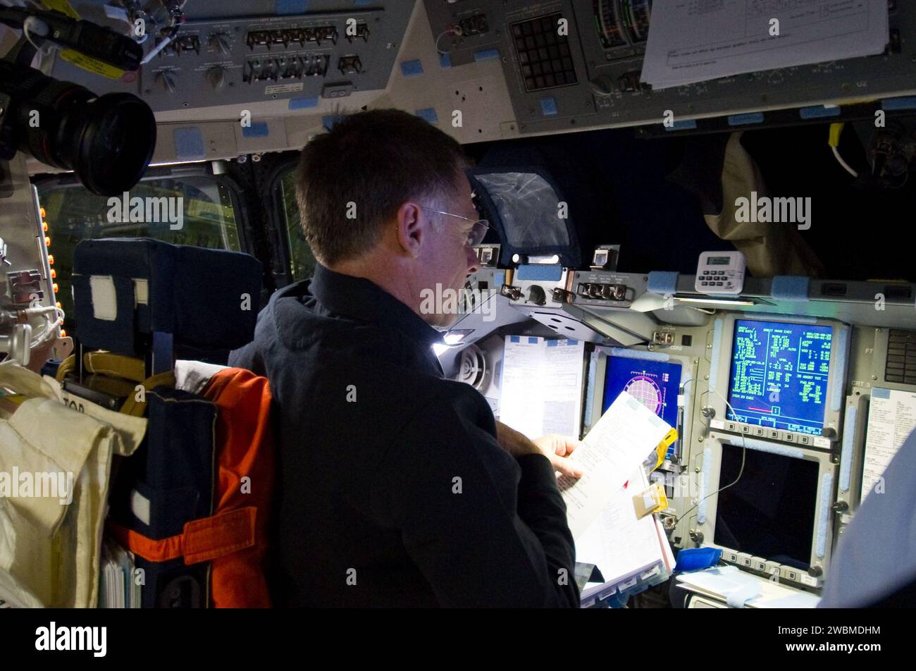 Astronaut chris ferguson hi-res stock photography and images - Alamy