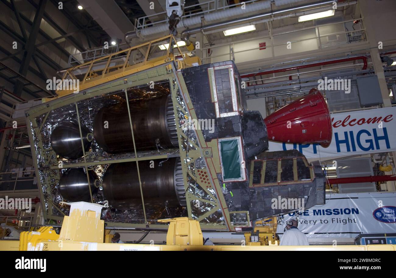 CAPE CANAVERAL, Fla. -- In Orbiter Processing Facility-3 at NASA's ...