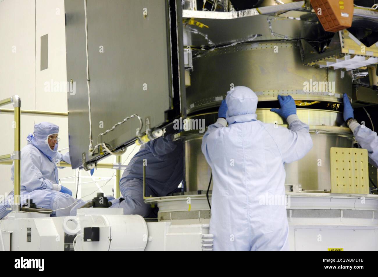 KENNEDY SPACE CENTER, FLA. - In a clean room inside the Payload ...