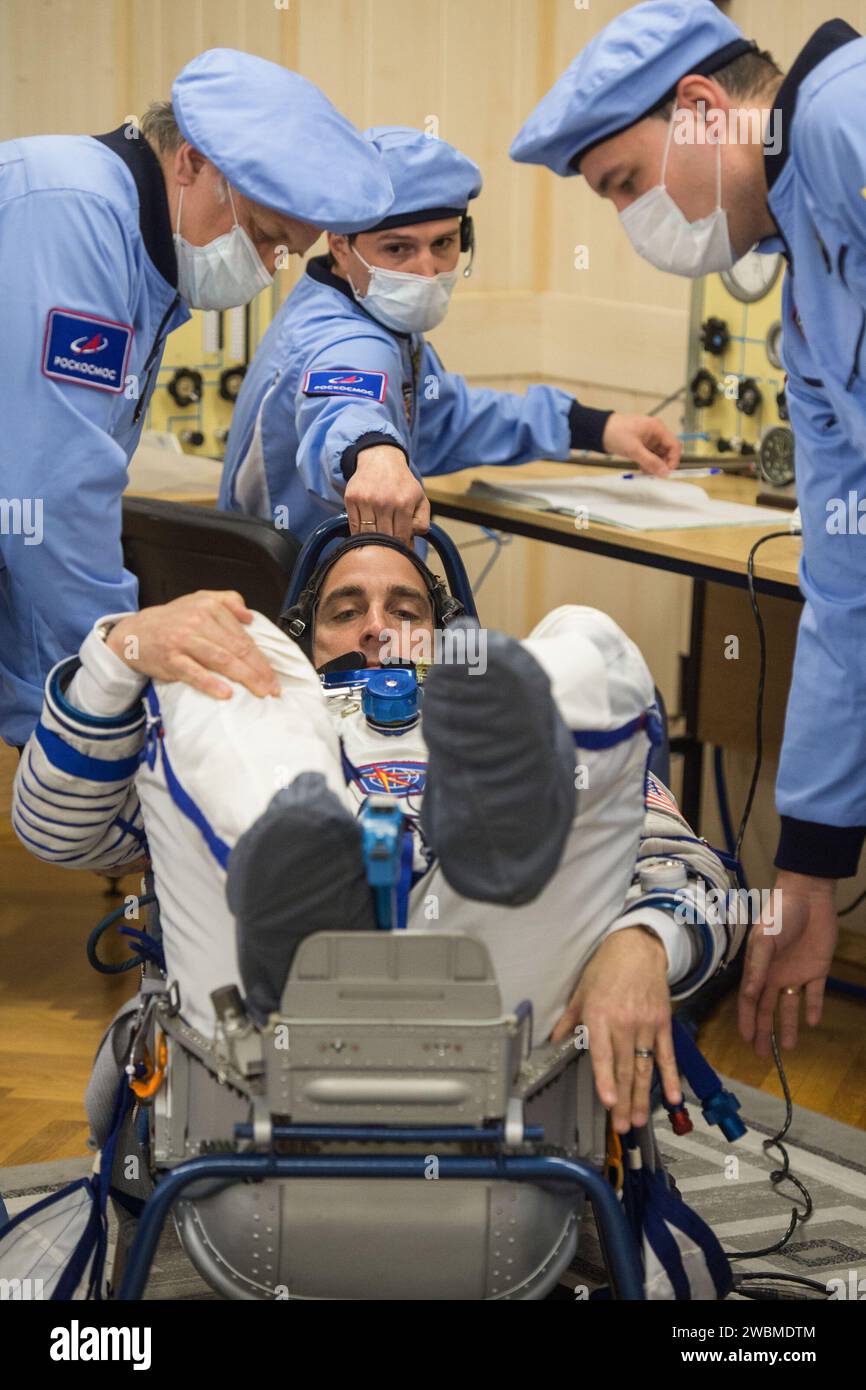 jsc2020e017092 - Expedition 63 Preflight - Expedition 63 crewmember ...