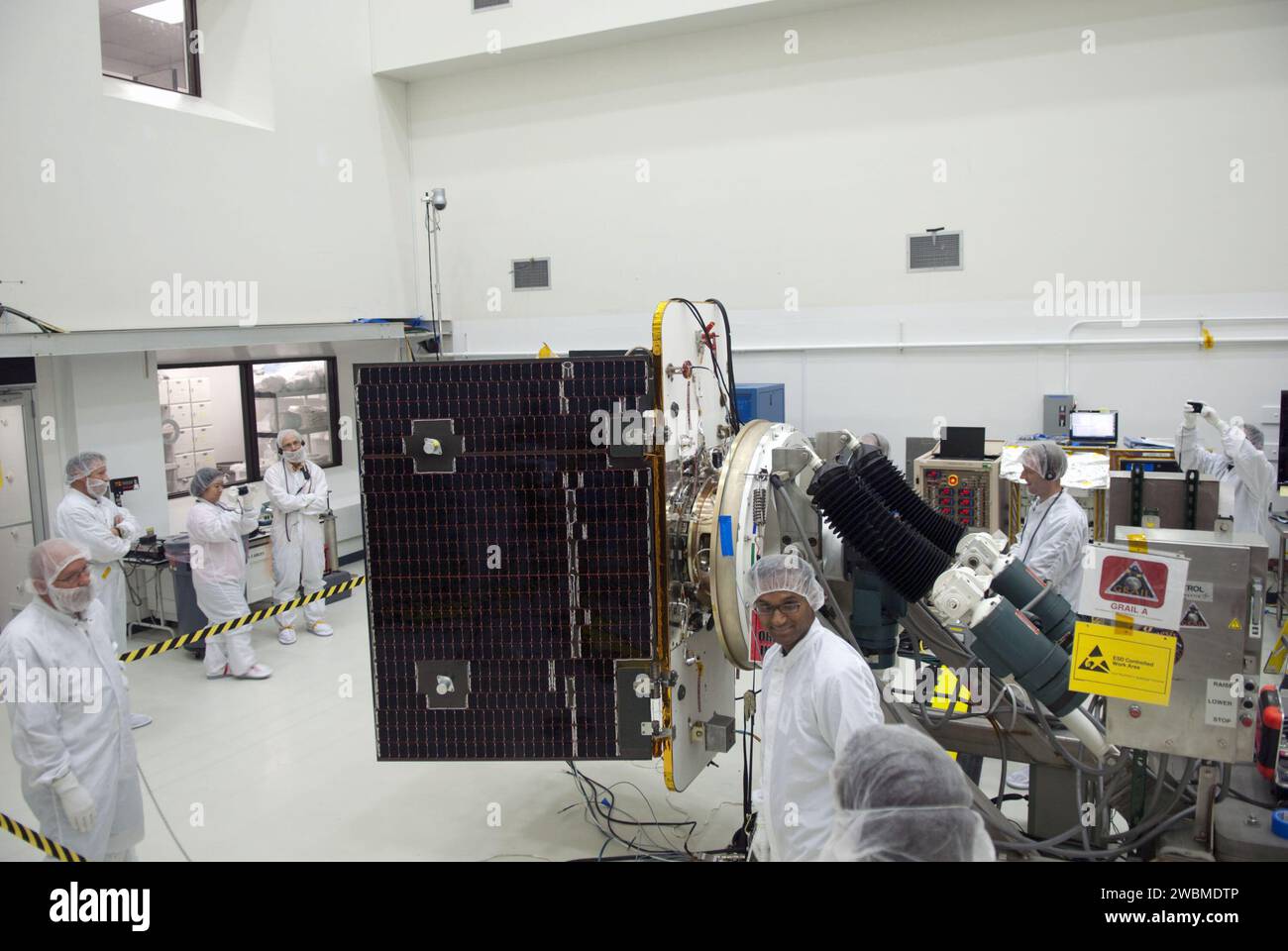 Rocket orbits hi-res stock photography and images - Alamy