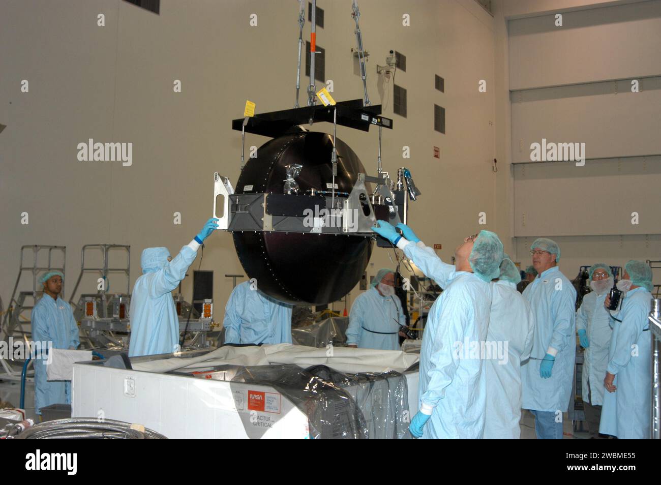 KENNEDY SPACE CENTER, FLA. - In the Space Station Processing Facility ...