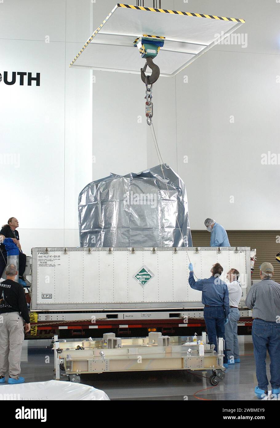 KENNEDY SPACE CENTER, FLA. - At the Astrotech Payload Processing ...