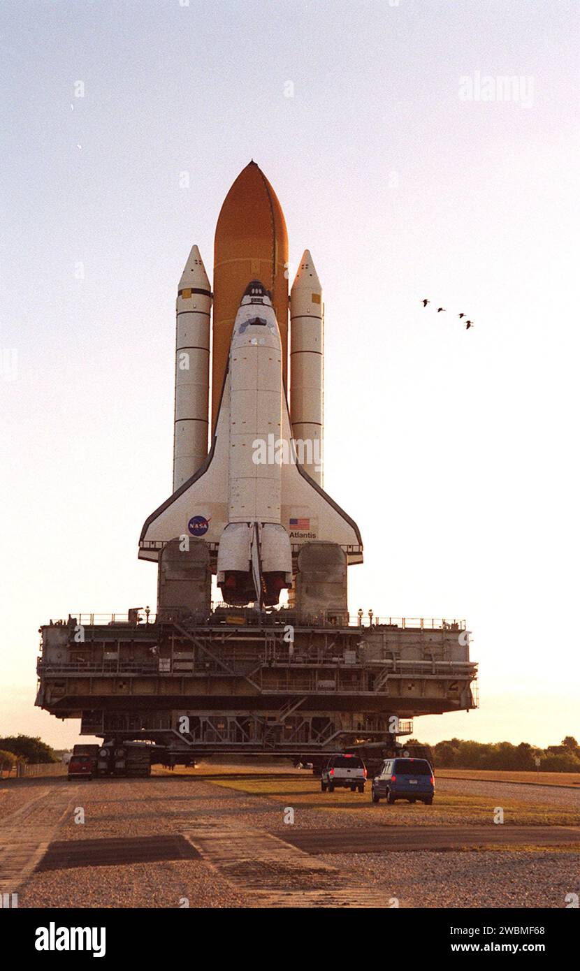 KENNEDY SPACE CENTER, Fla. -- A small flock of birds soars above Space ...