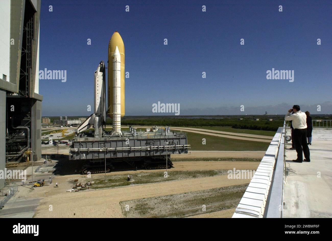 KENNEDY SPACE CENTER, Fla. -- Space Shuttle Endeavour leaves the ...