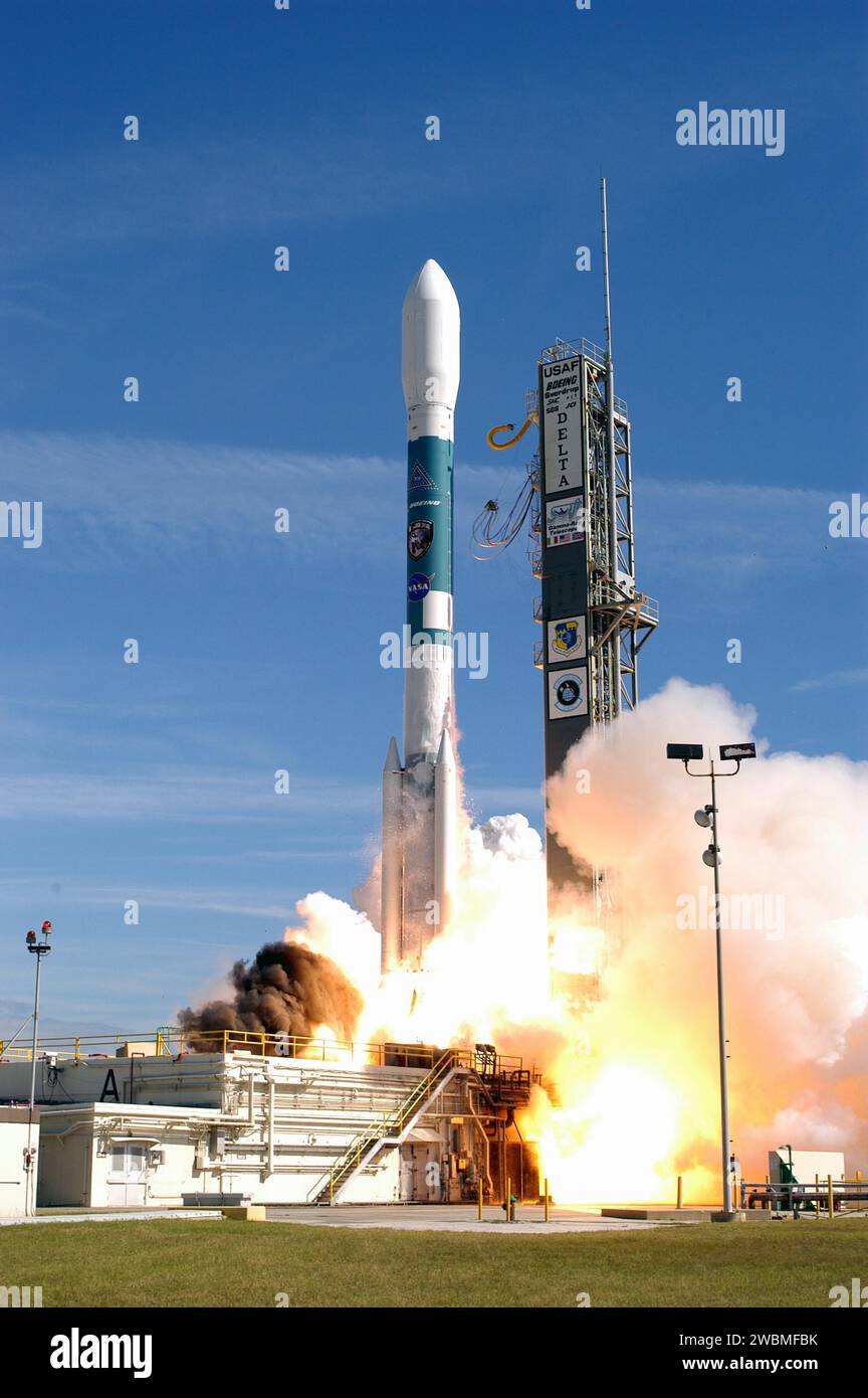 KENNEDY SPACE CENTER, FLA. - NASA's Swift spacecraft lifts off from ...