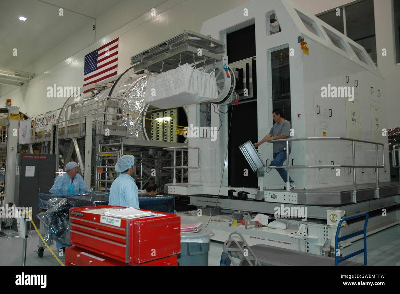 KENNEDY SPACE CENTER, FLA. - In NASA Kennedy Space Center’s Space ...