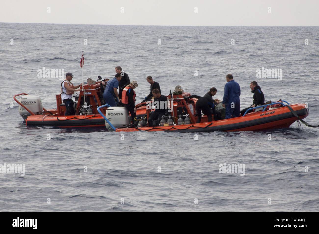 Crew members transport nasa hi-res stock photography and images - Alamy