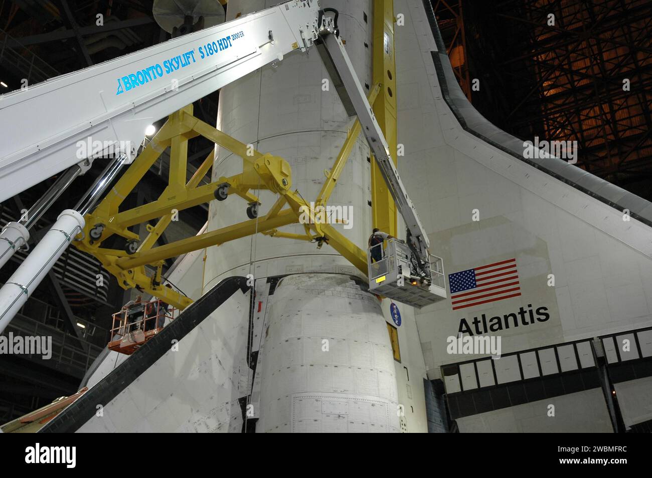 Photo of a drop spreader hi-res stock photography and images - Alamy