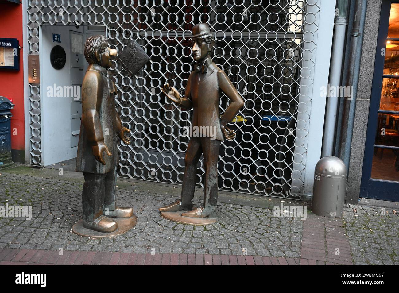 Skulpturen der Kölner Originale, Bronzefiguren Tünnes und Schäl in der ...