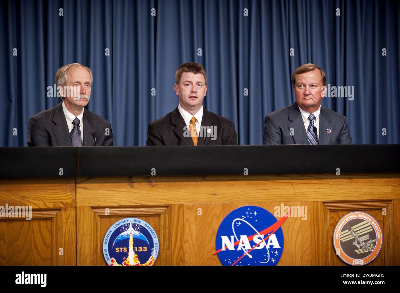 NASA officials Bill Gerstenmaier, Mike Moses, and Mike Leinbach brief ...