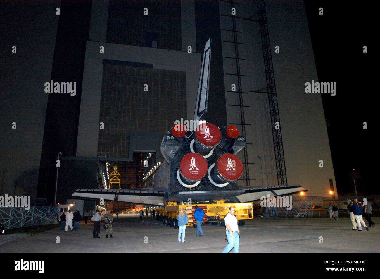 KENNEDY SPACE CENTER, FLA. - The orbiter Discovery rolls into the ...