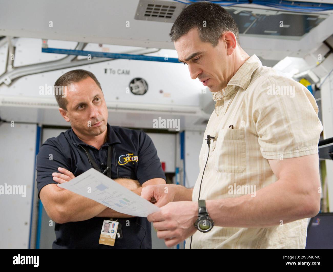 PHOTO DATE: 09-20-10 LOCATION: Bldg 9NW, ISS Mockups SUBJECT ...