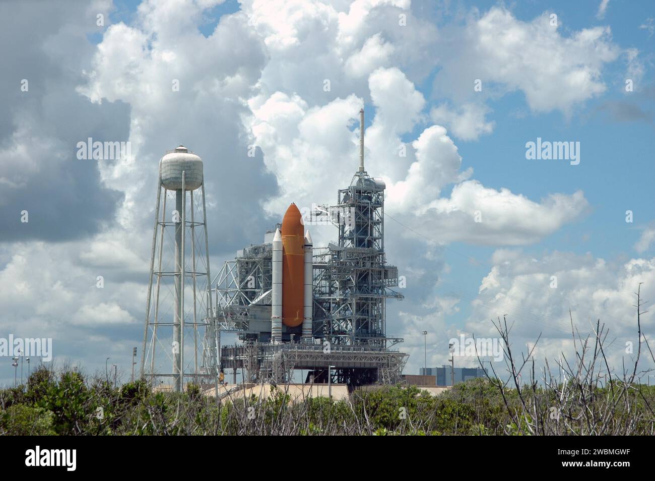 13 foot tall structure hi-res stock photography and images - Alamy