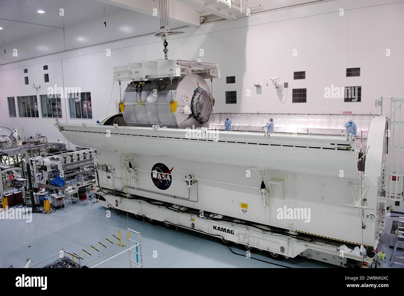 KENNEDY SPACE CENTER, FLA. - In the Space Station Processing Facility ...