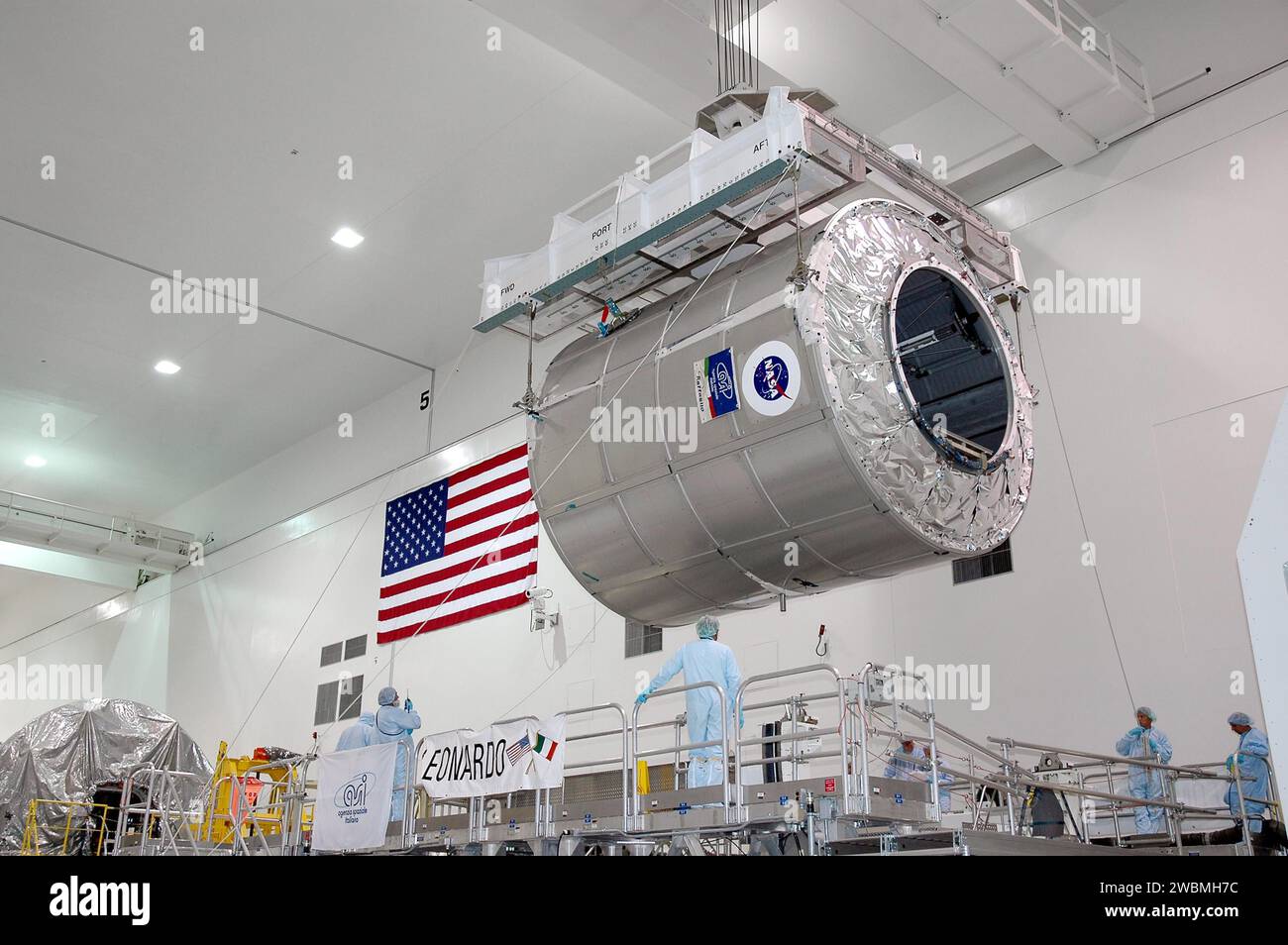 KENNEDY SPACE CENTER, FLA. - Raffaello, the MPLM scheduled to fly on ...