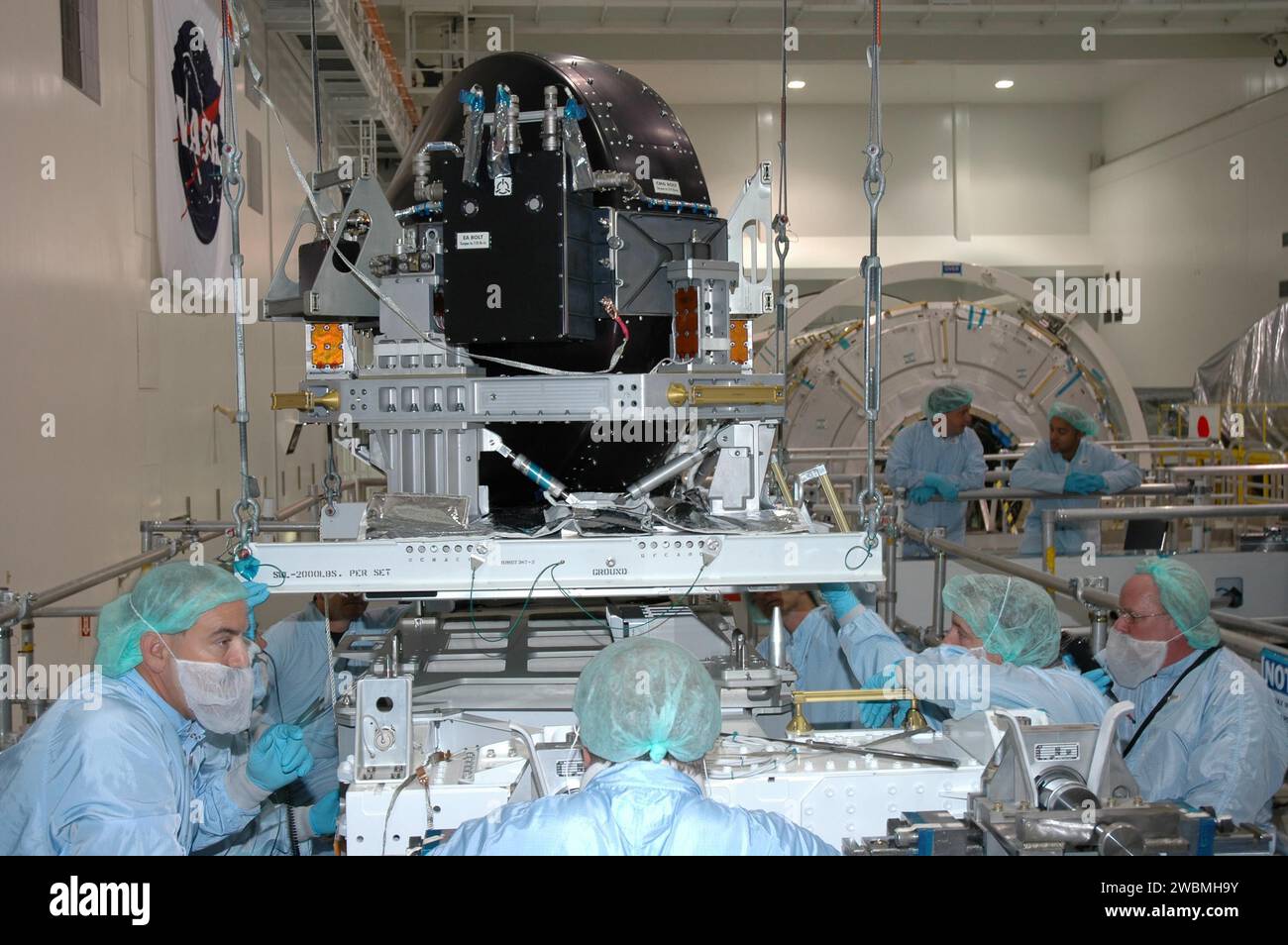 KENNEDY SPACE CENTER, FLA. - In the Space Station Processing Facility ...