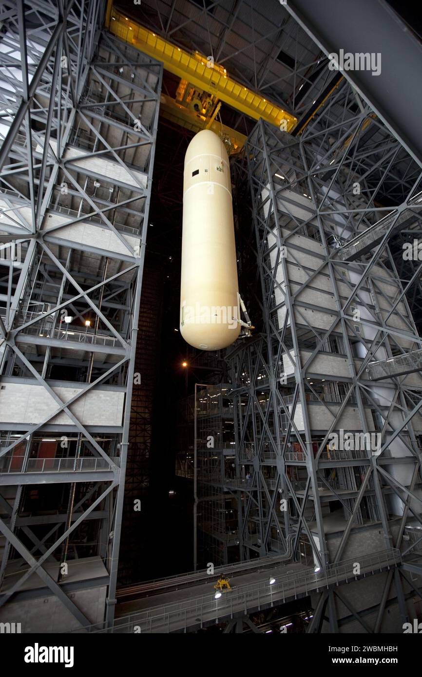 External tank hi-res stock photography and images - Alamy