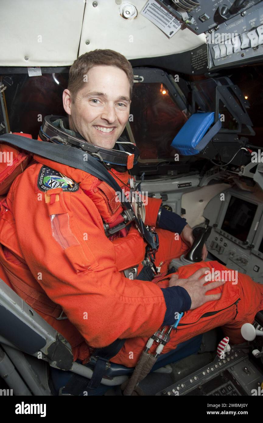 STS-131 Pilot James P. Dutton Jr. trained in a Shuttle Training ...