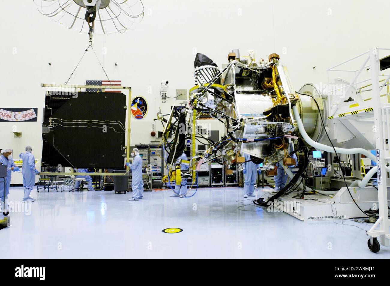 KENNEDY SPACE CENTER, FLA. - In the Payload Hazardous Servicing ...