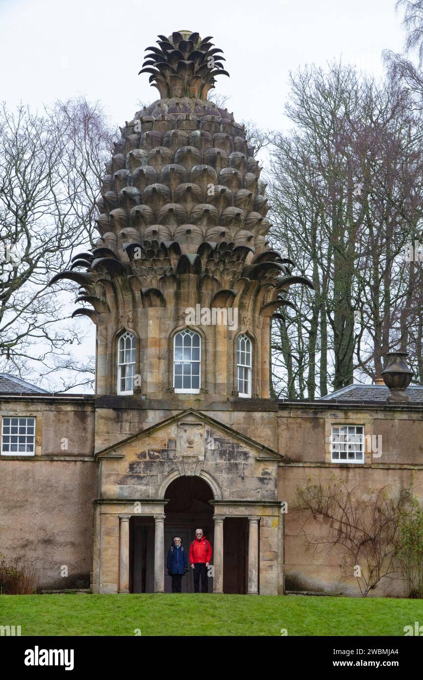 Pineapple folly magnificent dunmore park house hi-res stock photography ...