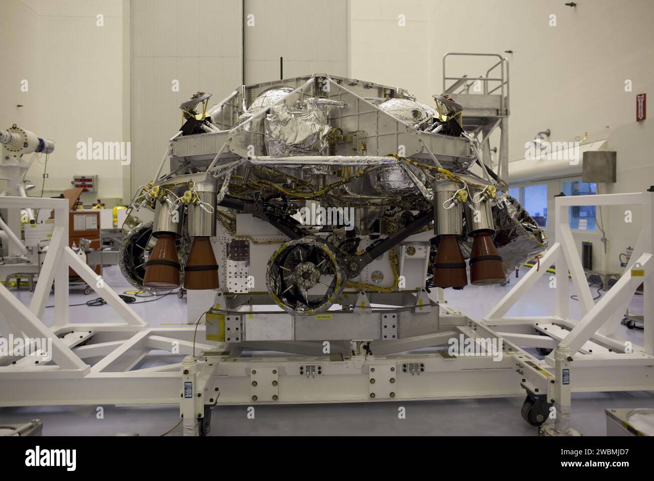 Rocket descent hi-res stock photography and images - Alamy