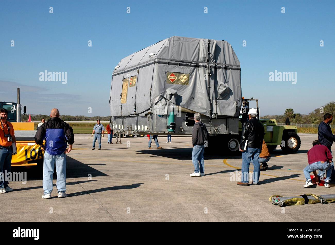 Expendable launch system hi-res stock photography and images - Alamy