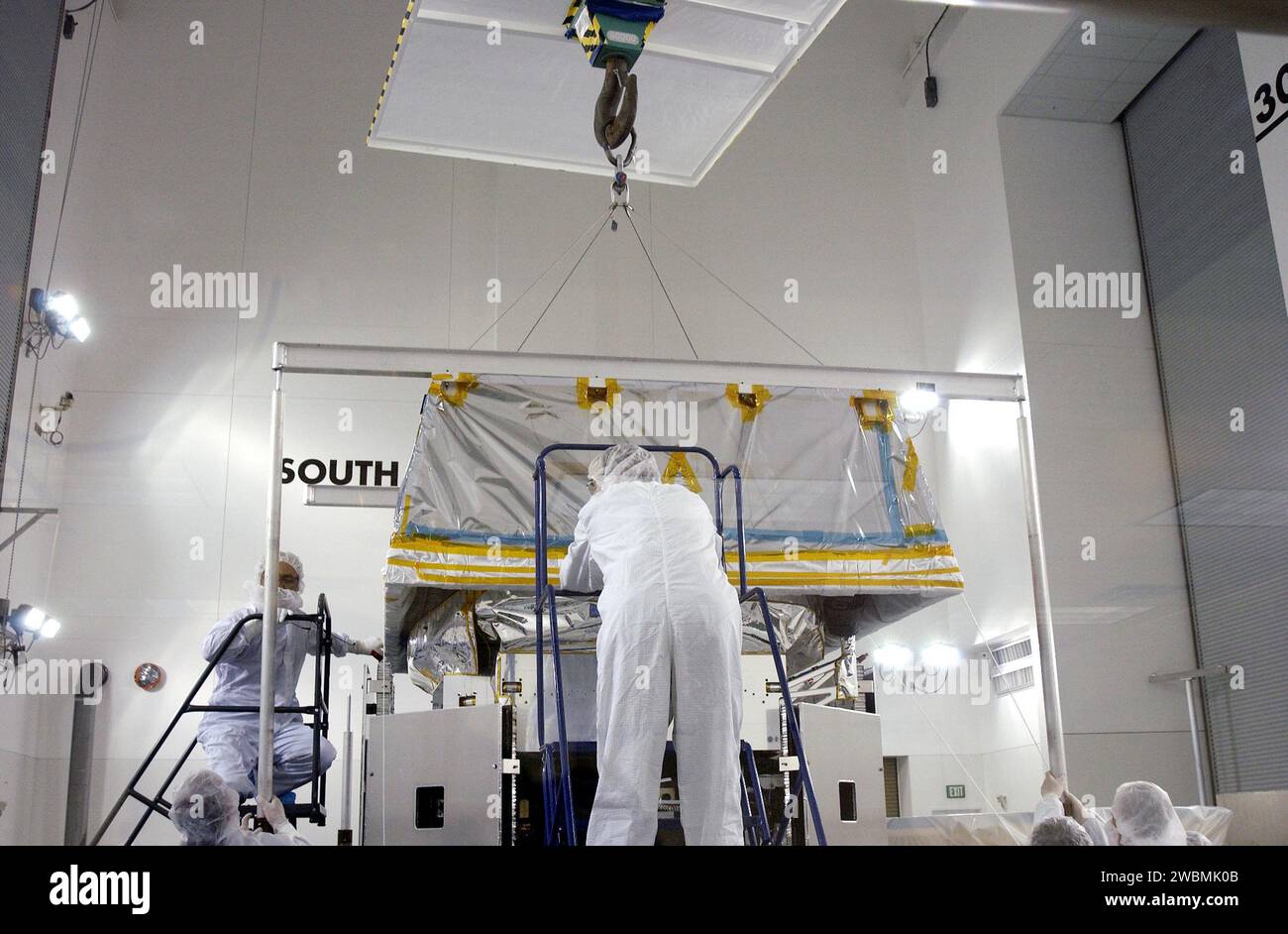 KENNEDY SPACE CENTER, FLA. - In the Astrotech Payload Processing ...