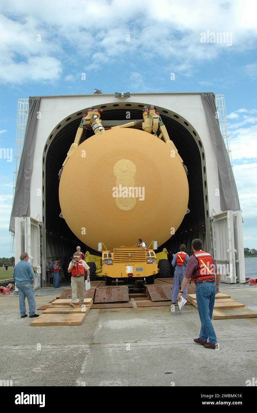 KENNEDY SPACE CENTER, FLA. - At the Turn Basin in Launch Complex 39 ...