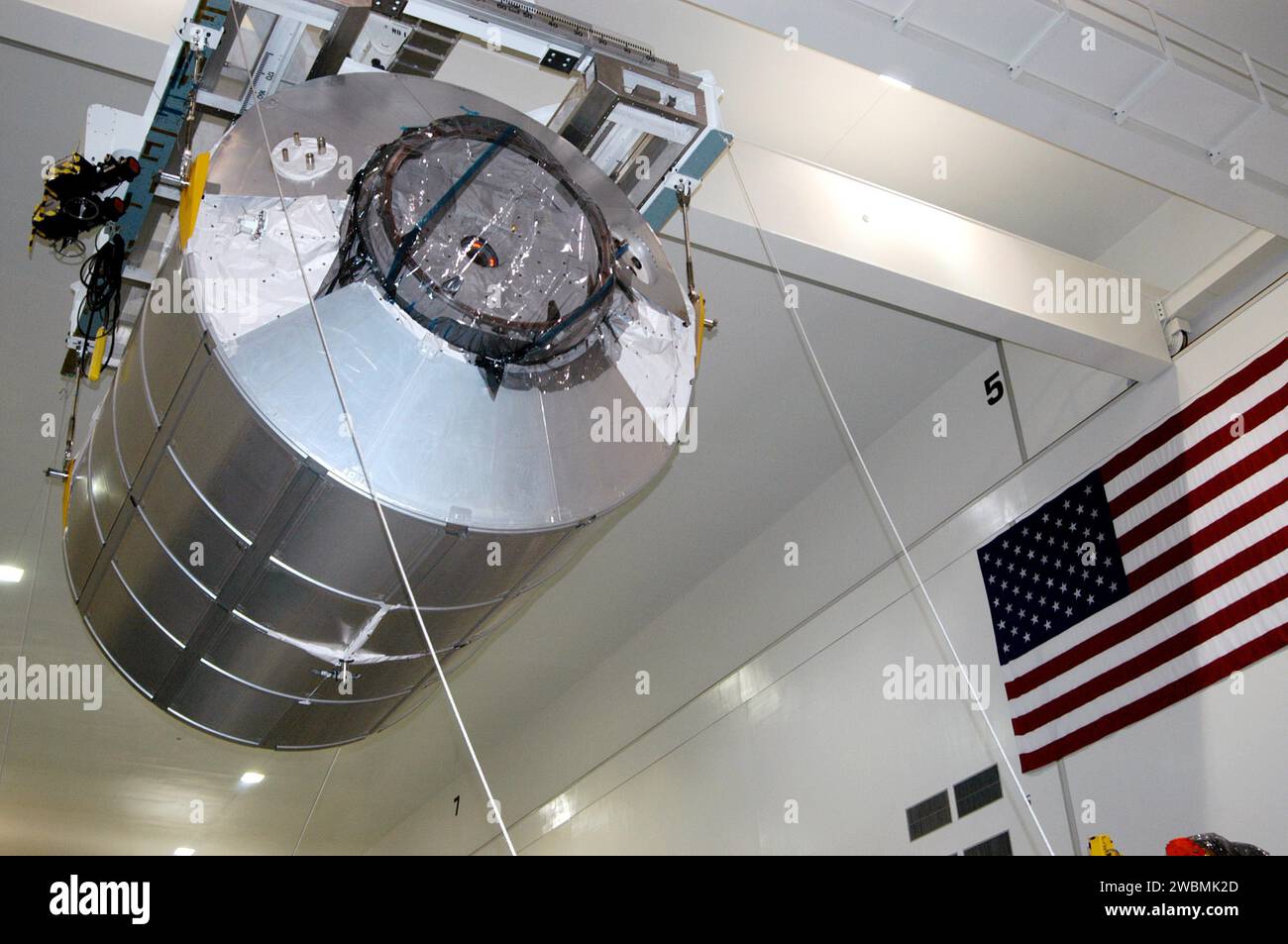 KENNEDY SPACE CENTER, FLA. - In the Space Station Processing Facility ...