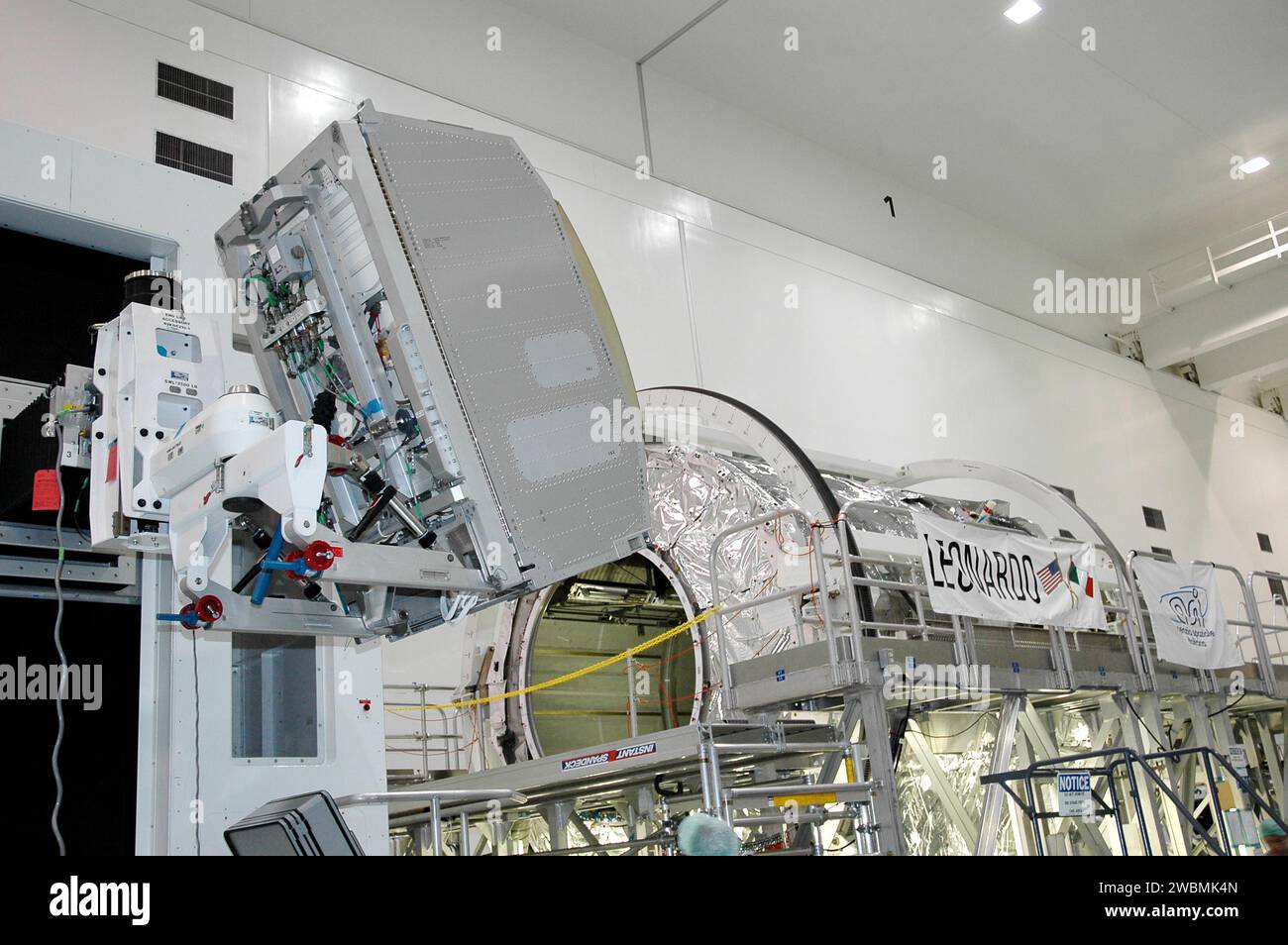 KENNEDY SPACE CENTER, FLA. - In the Space Station Processing Facility ...