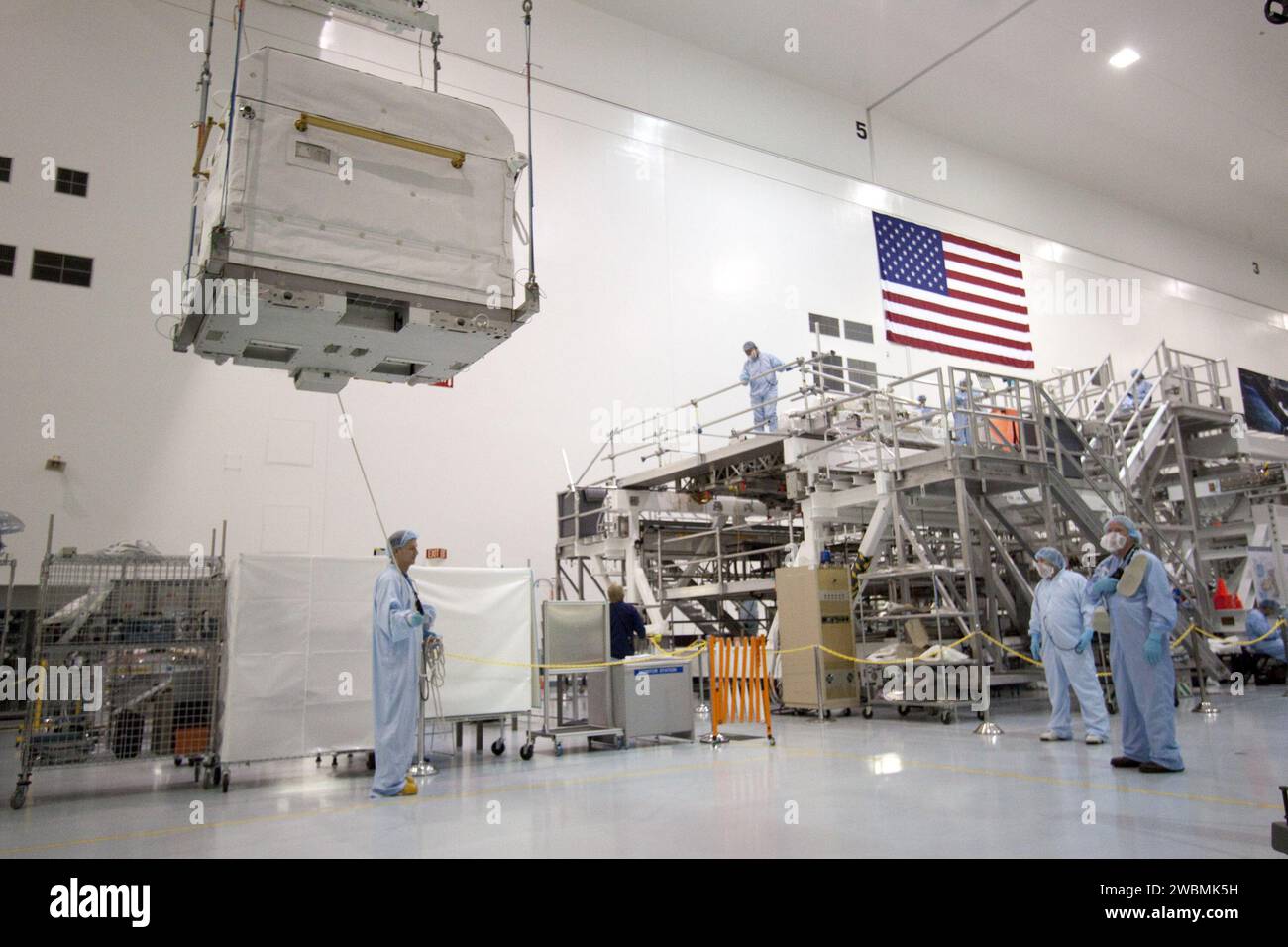 CAPE CANAVERAL, Fla. - In the Space Station Processing Facility at NASA ...