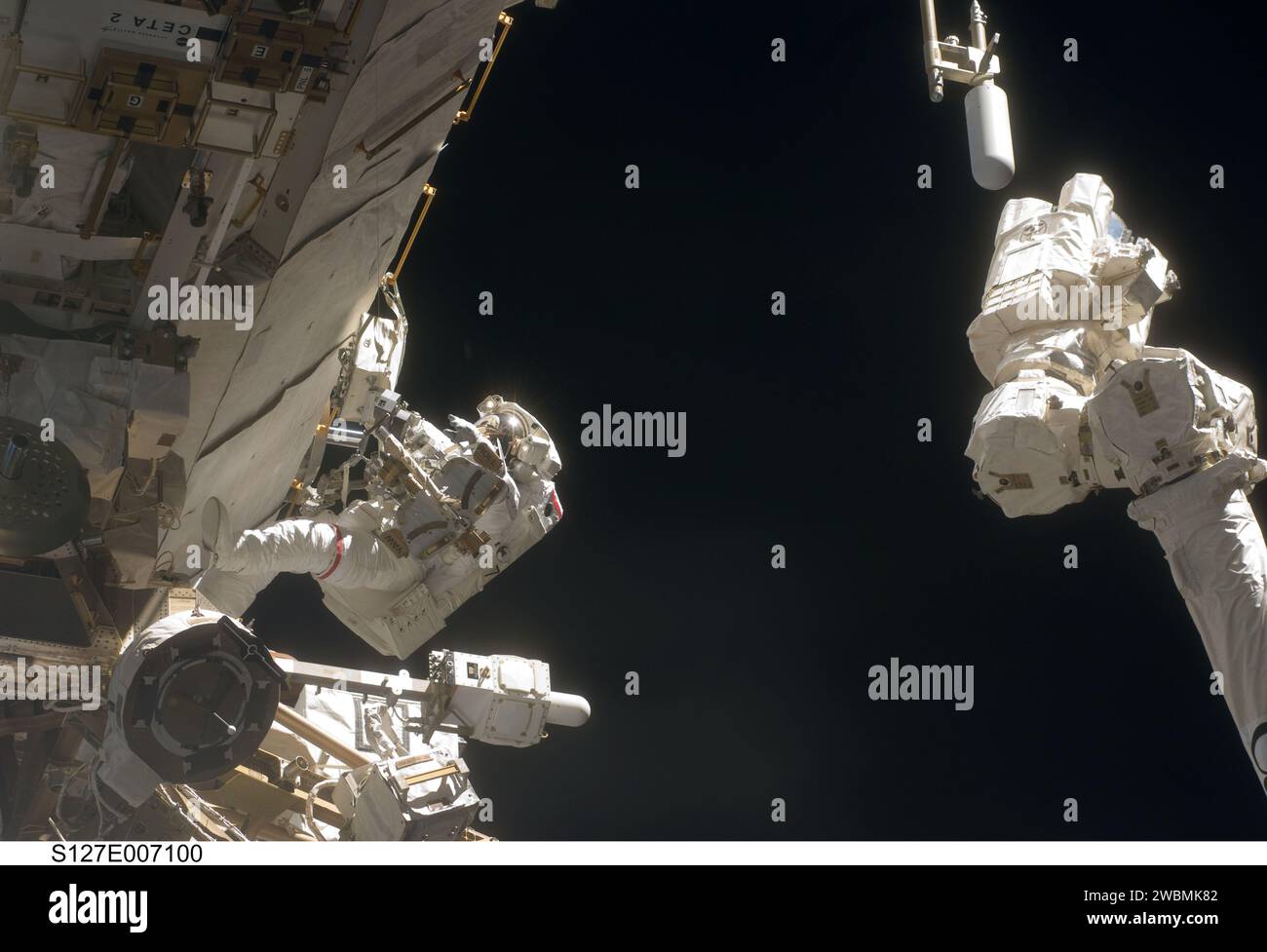 S127-E-007100 (20 July 2009) --- This is one of a series of digital ...