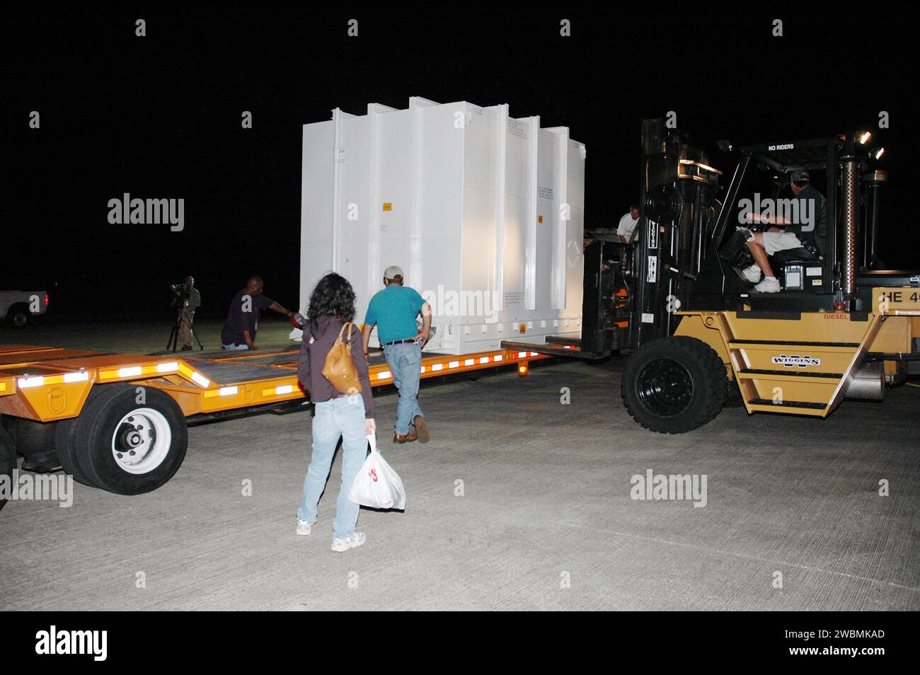 KENNEDY SPACE CENTER, FLA. - At NASA Kennedy Space Center’s Shuttle ...