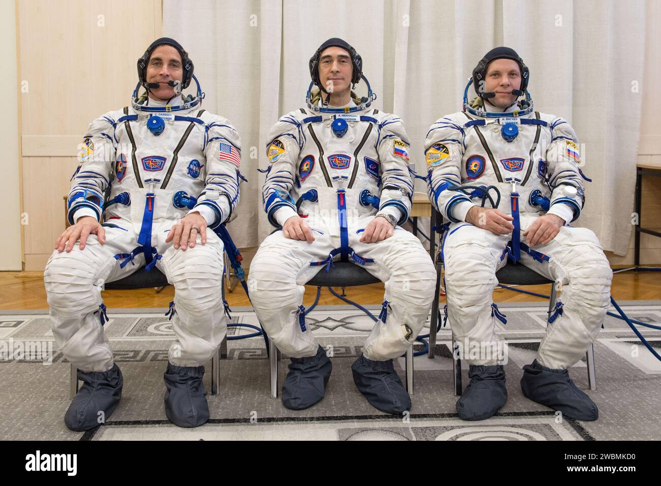 jsc2020e017082 - Expedition 63 Preflight - Expedition 63 crewmember ...