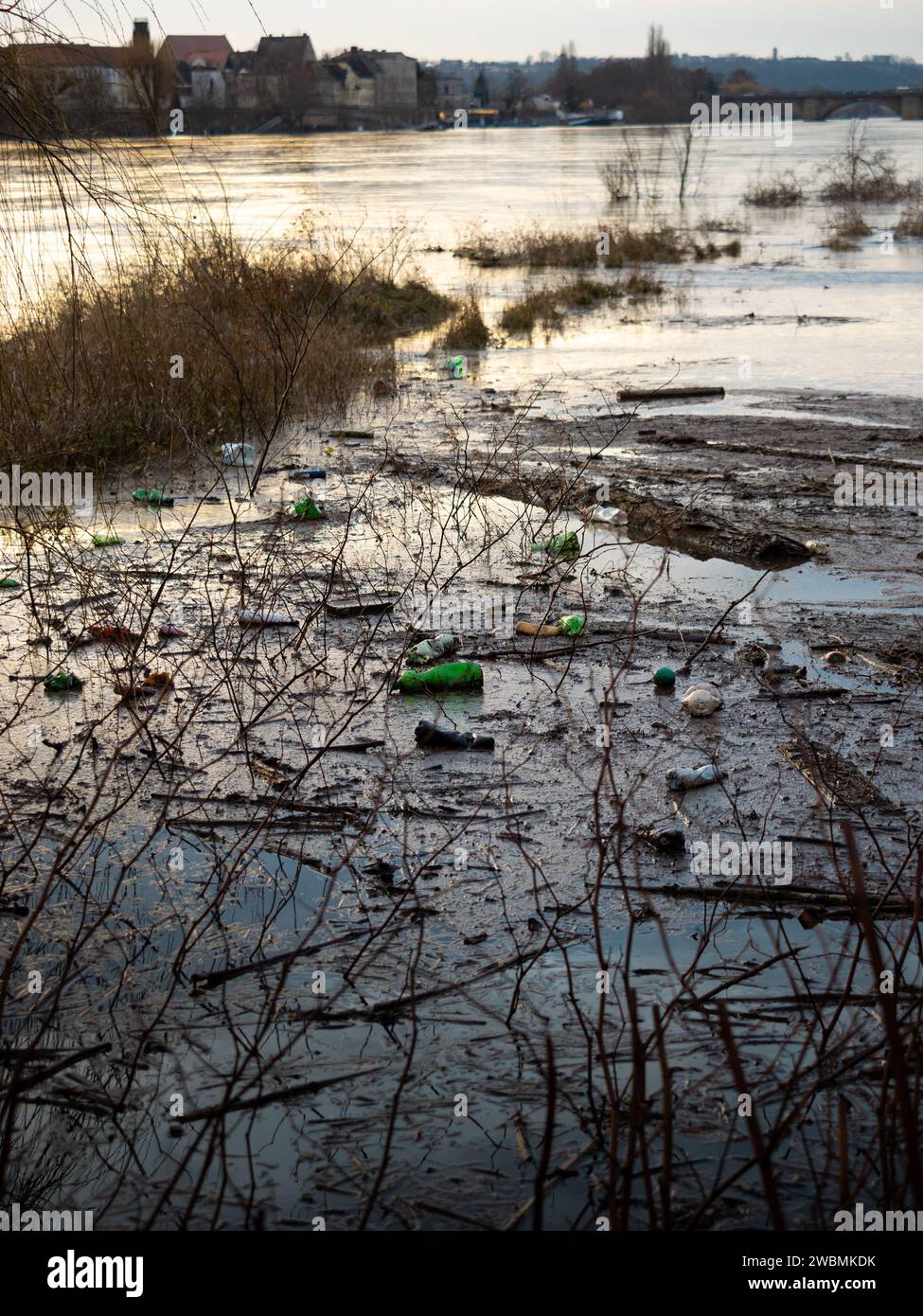 Waste disaster hi-res stock photography and images - Alamy