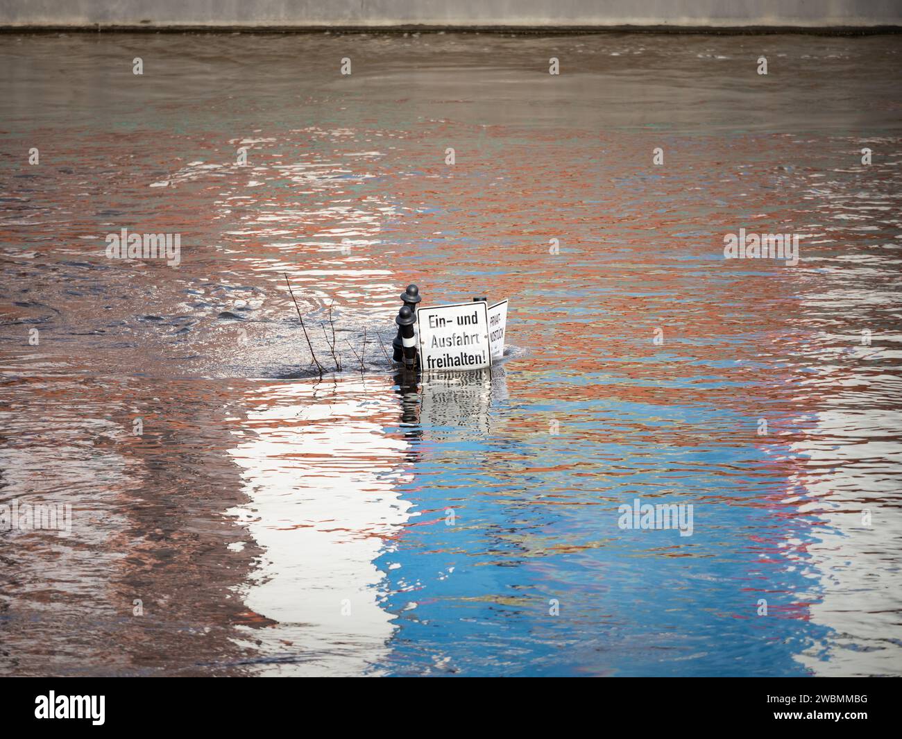 Dresden Elbe river with high water levels. The flood is in the old town ...