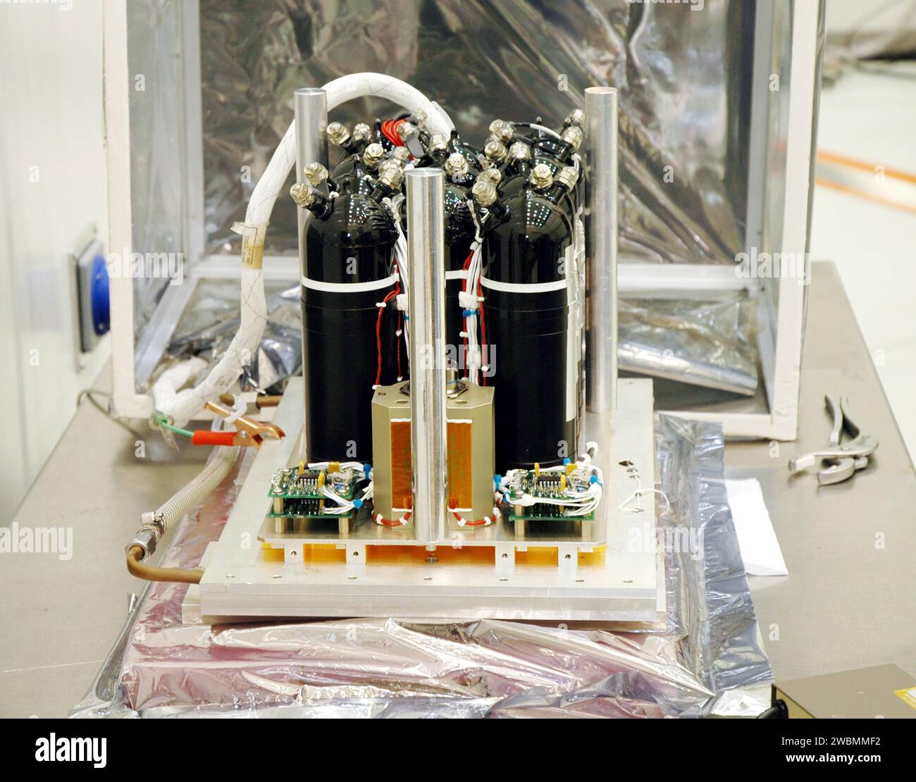 KENNEDY SPACE CENTER, FLA. - The flight battery for the Deep Impact ...