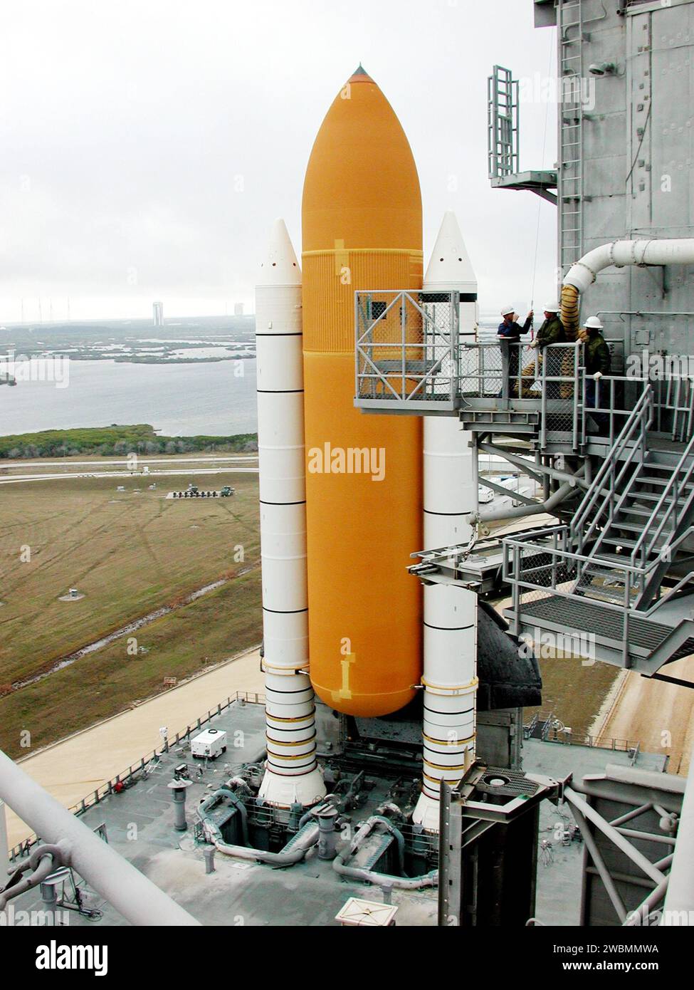 KENNEDY SPACE CENTER, FLA. -- As Space Shuttle Atlantis begins its ...