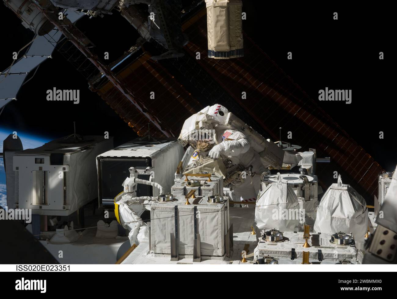 ISS020-E-023351 (22 July 2009) --- Astronaut Christopher Cassidy, STS ...