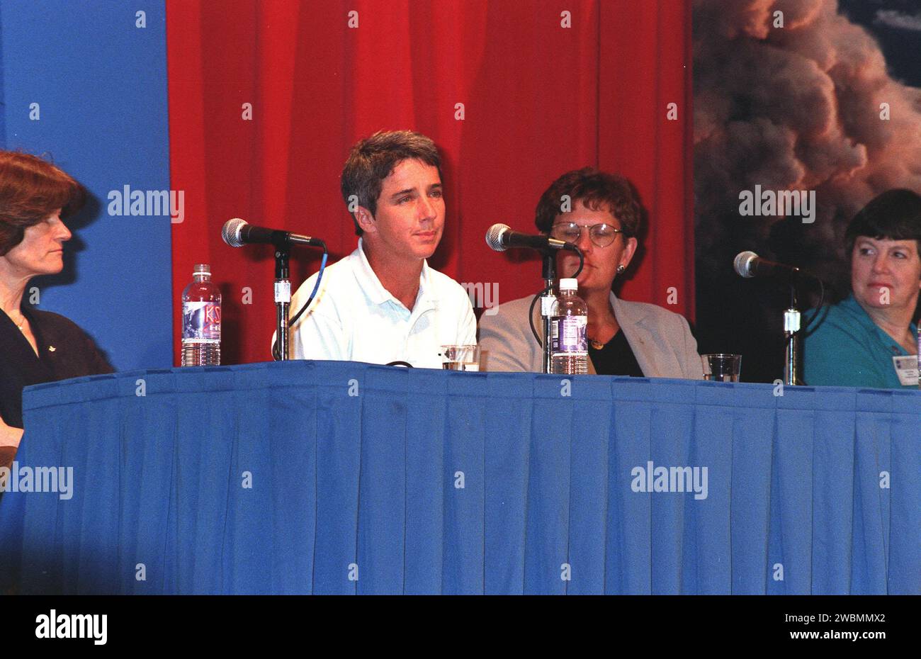 Yvonne cagle astronaut hi-res stock photography and images - Alamy