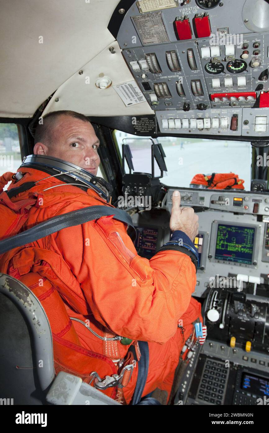 STS-132 Pilot Tony Antonelli practiced touch-and-go landings in a ...