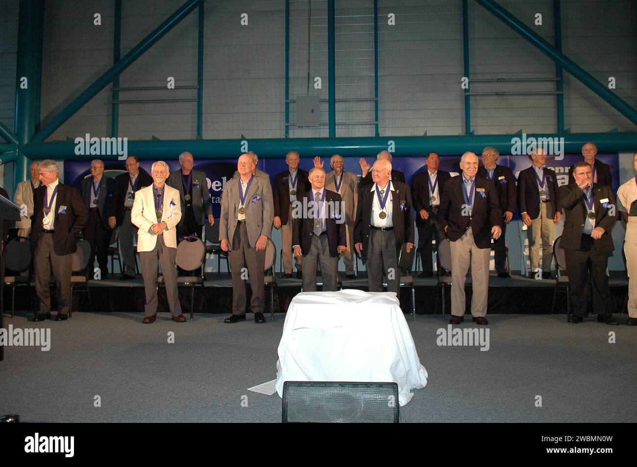 KENNEDY SPACE CENTER, FLA. - Members of the Astronaut Hall of Fame are ...