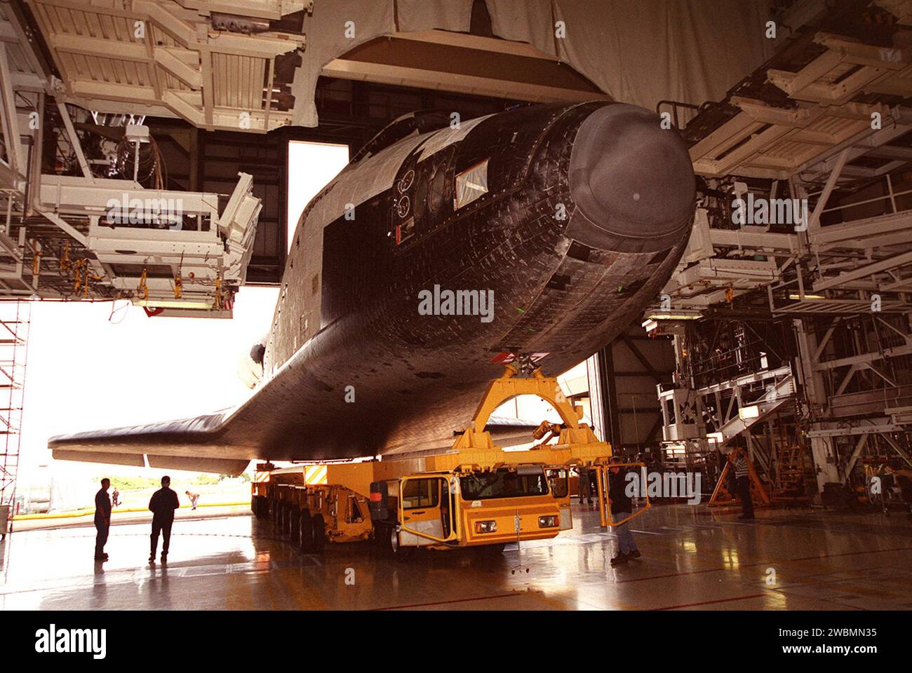 KENNEDY SPACE CENTER, FLA. -- Endeavour begins backing out of Orbiter ...