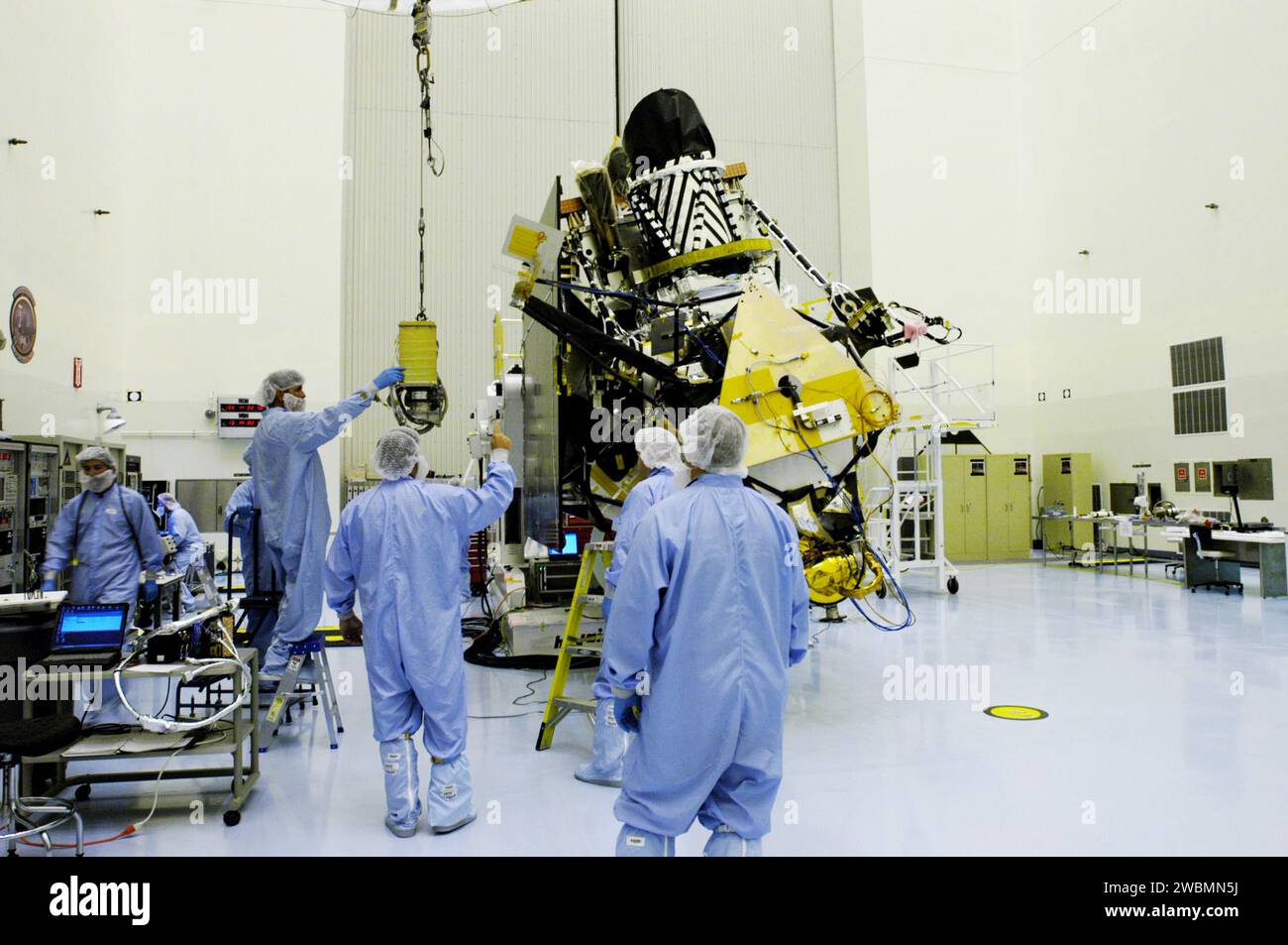 Gimbal assembly hi-res stock photography and images - Alamy