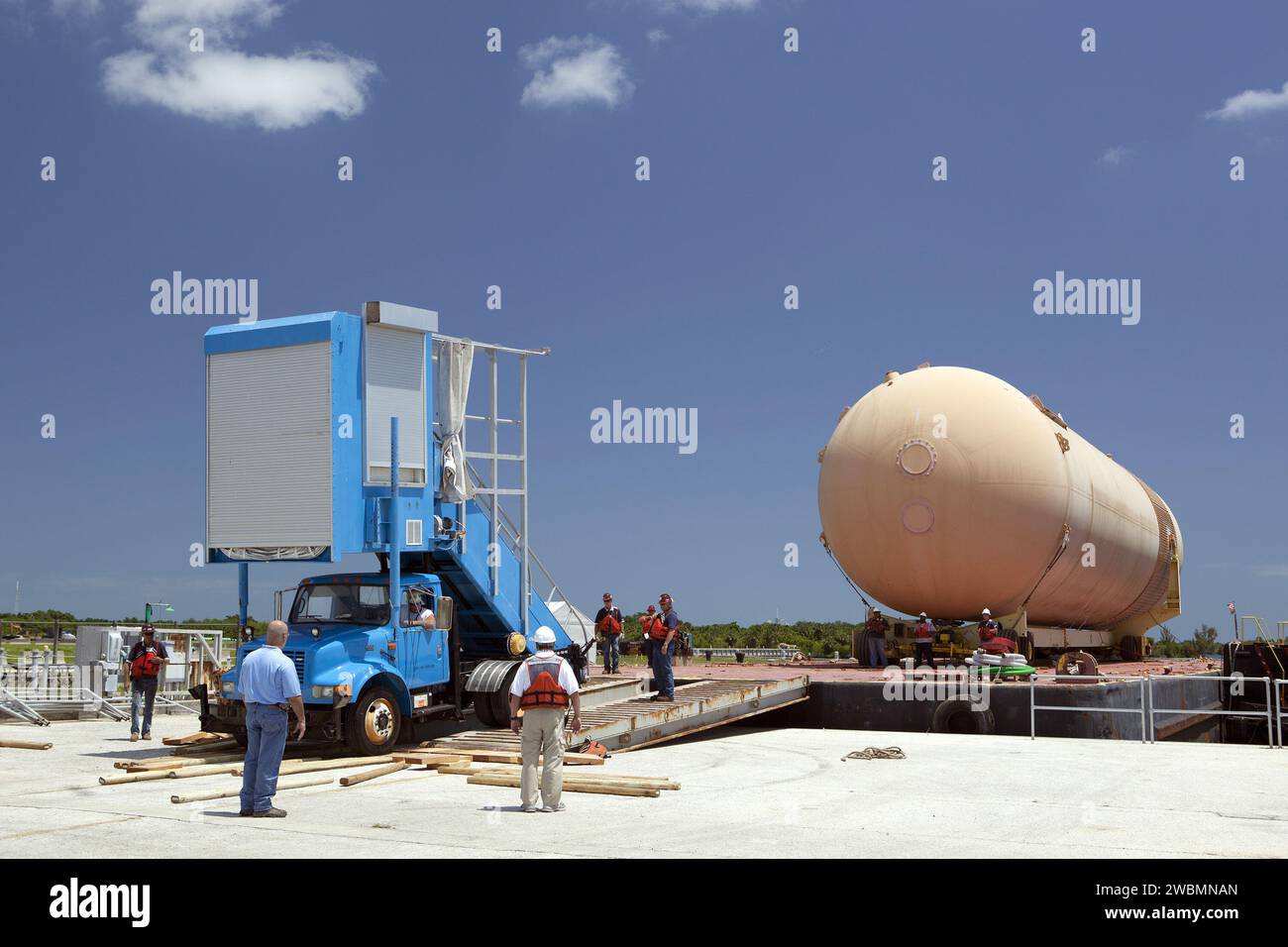 CAPE CANAVERAL, Fla. – The space shuttle crew hatch access vehicle is ...