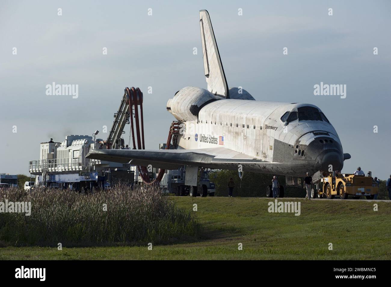 Space shuttle towback hi-res stock photography and images - Alamy