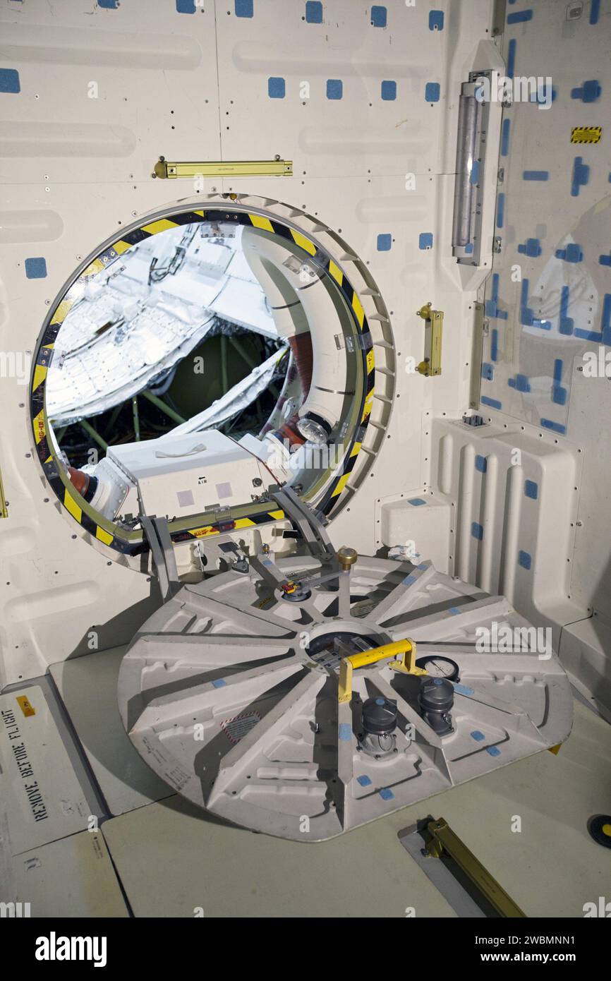 CAPE CANAVERAL, Fla. – In Orbiter Processing Facility-2 at NASA’s ...